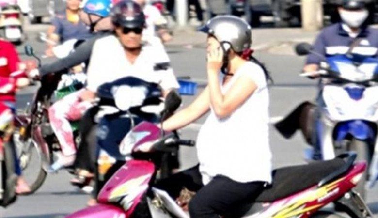 Điều gì xảy ra nếu bà bầu phải đi xe máy?