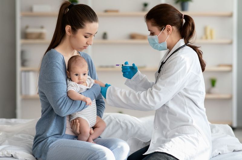 Suy giảm hệ miễn dịch bẩm sinh: nguyên nhân, triệu chứng và cách điều trị